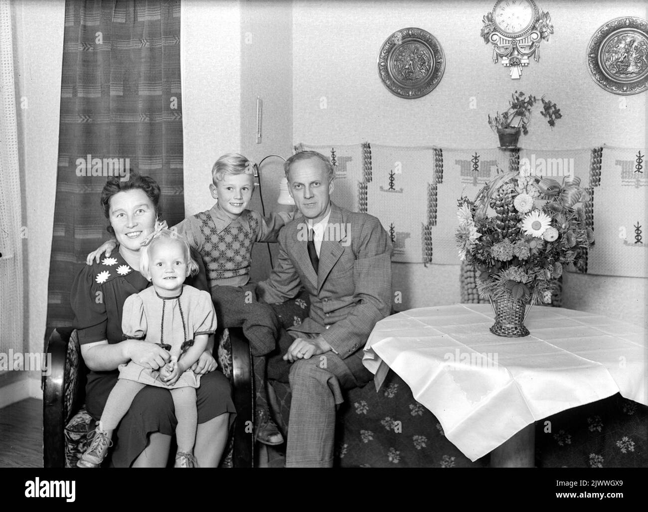 The Lindberg family, Strömsbro, Gävle Dairy. Photo 1944. Familjen ...
