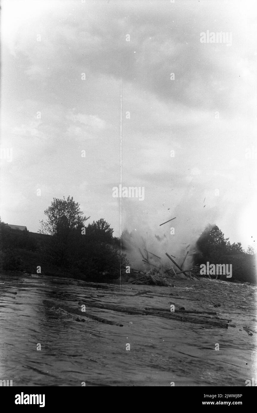 Fragmentation shot hi-res stock photography and images - Alamy