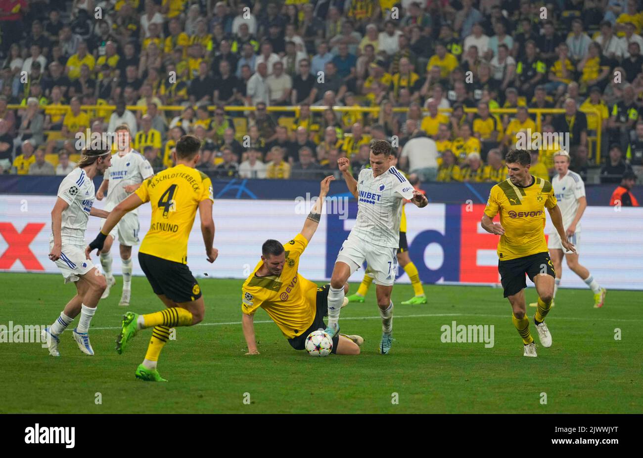 Signal Iduna Park, Dortmund, Germany. 6th Sep, 2022. Thomas Meunier ...