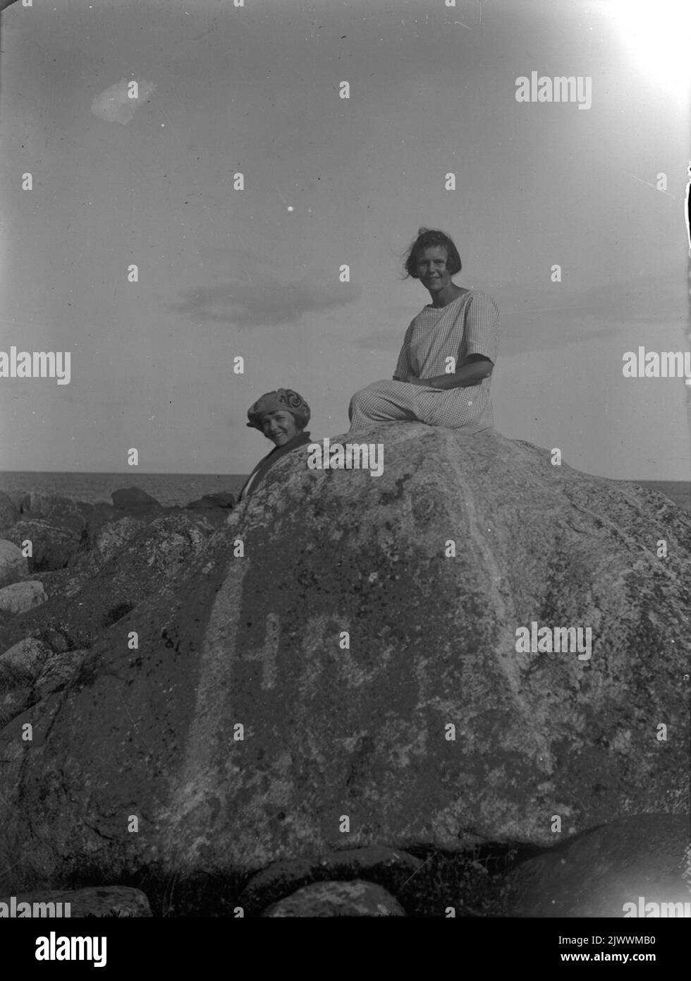 Young women on photo Black and White Stock Photos & Images - Alamy