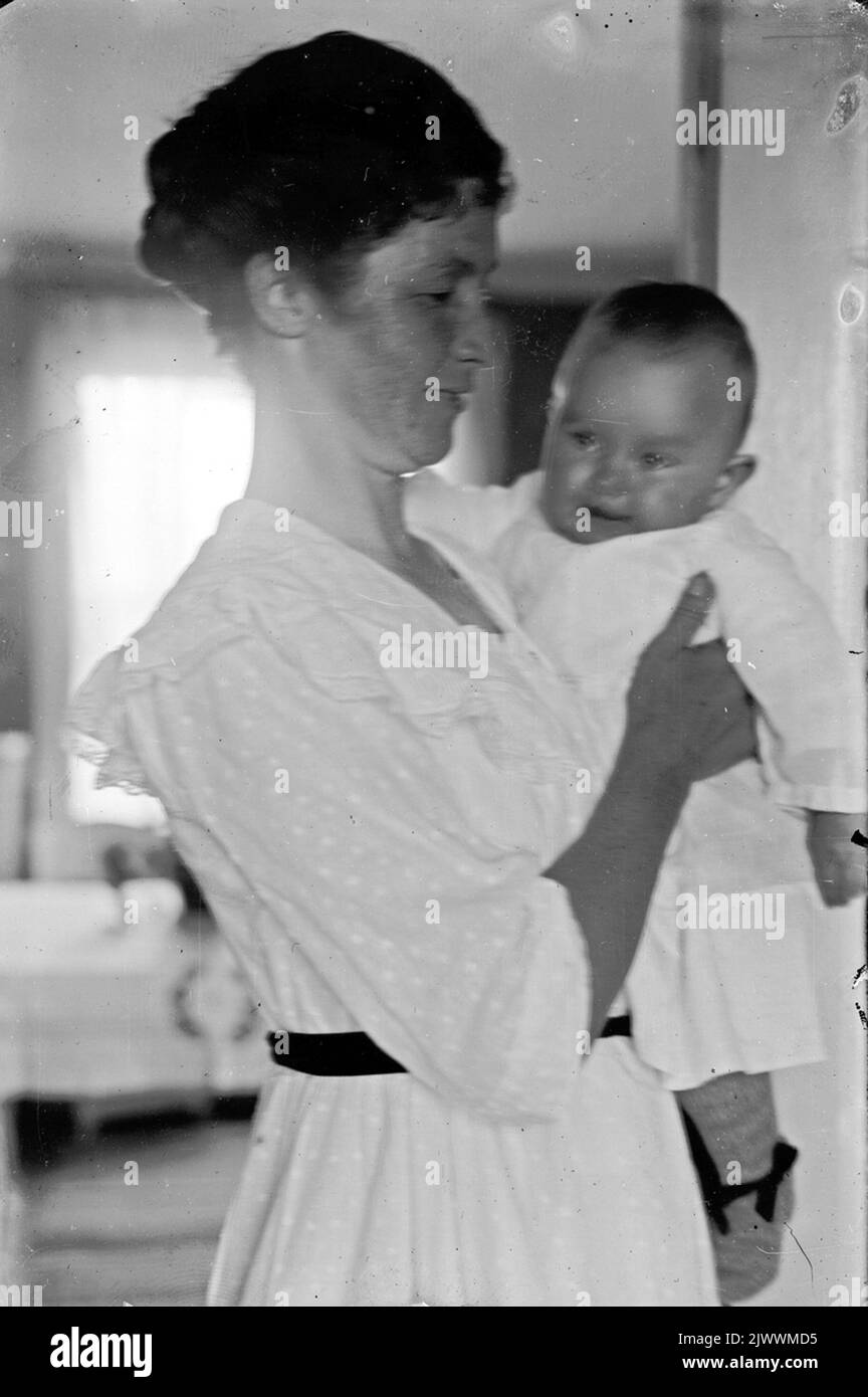 Mother and child Mor och barn Stock Photo - Alamy