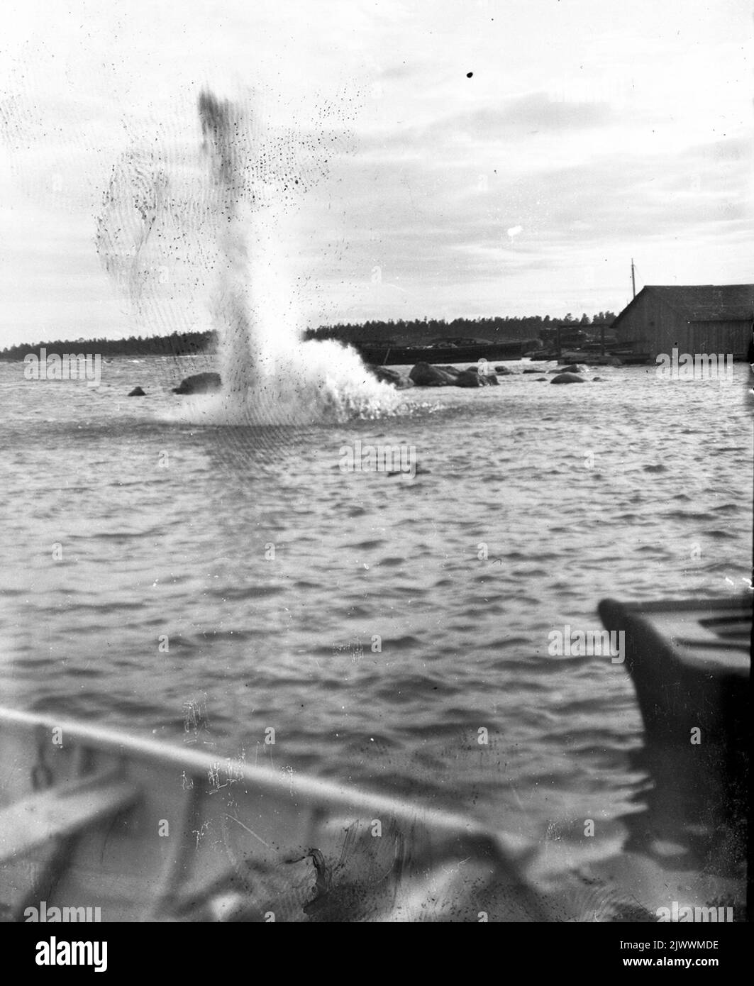 Explosive water Black and White Stock Photos & Images - Alamy