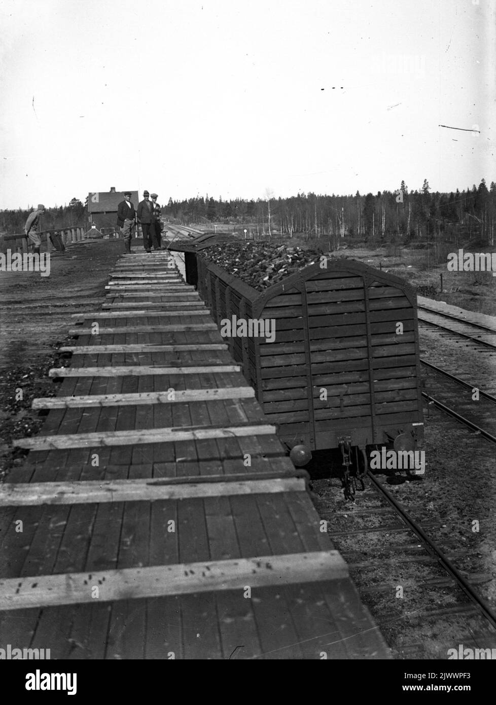 The coal bridge at Fågelsjö station. Kolbryggan vid Fågelsjö station ...