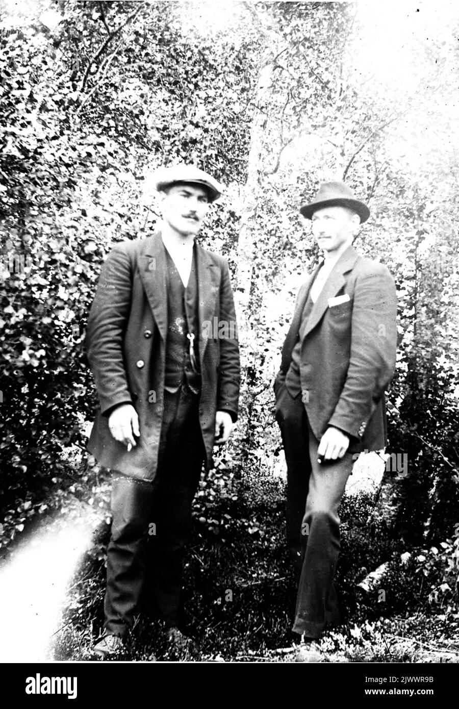 Two men pose photograph hi-res stock photography and images - Alamy