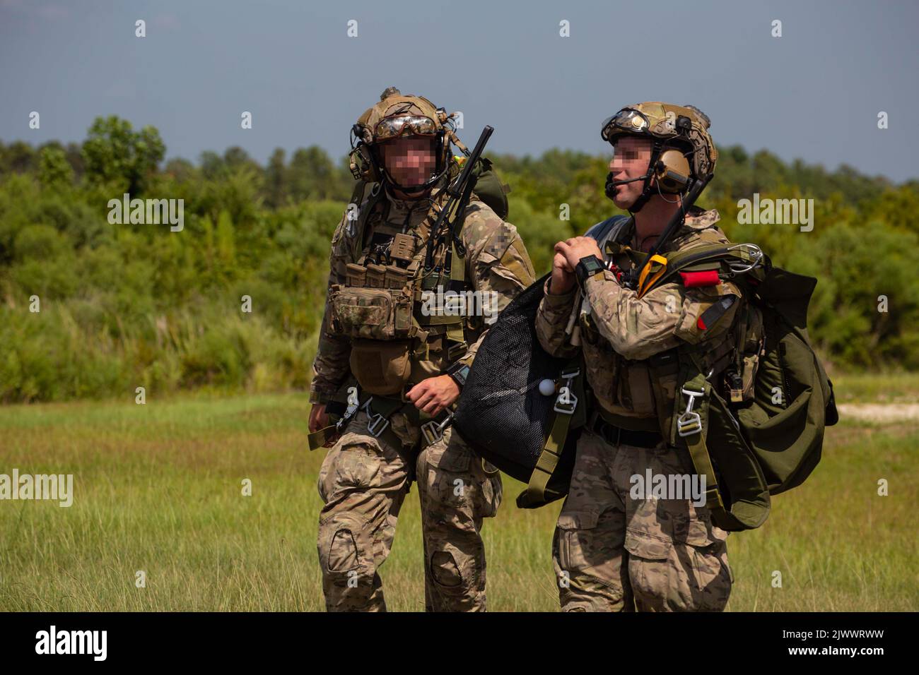 Marine Raiders rehearse advanced military free fall jumps at Camp ...