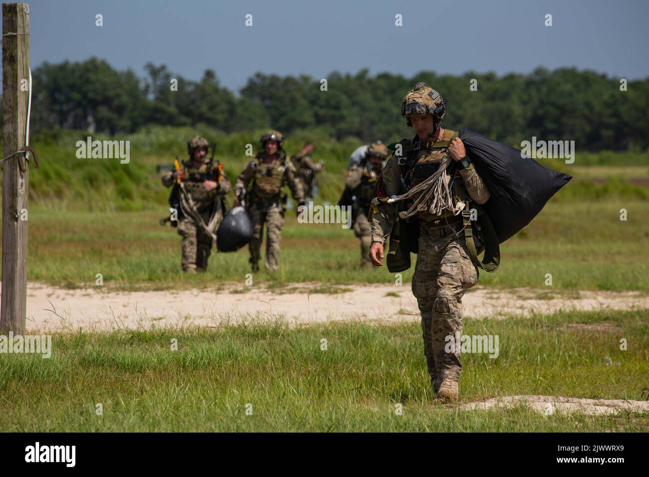 Marine Raiders rehearse advanced military free fall jumps at Camp ...