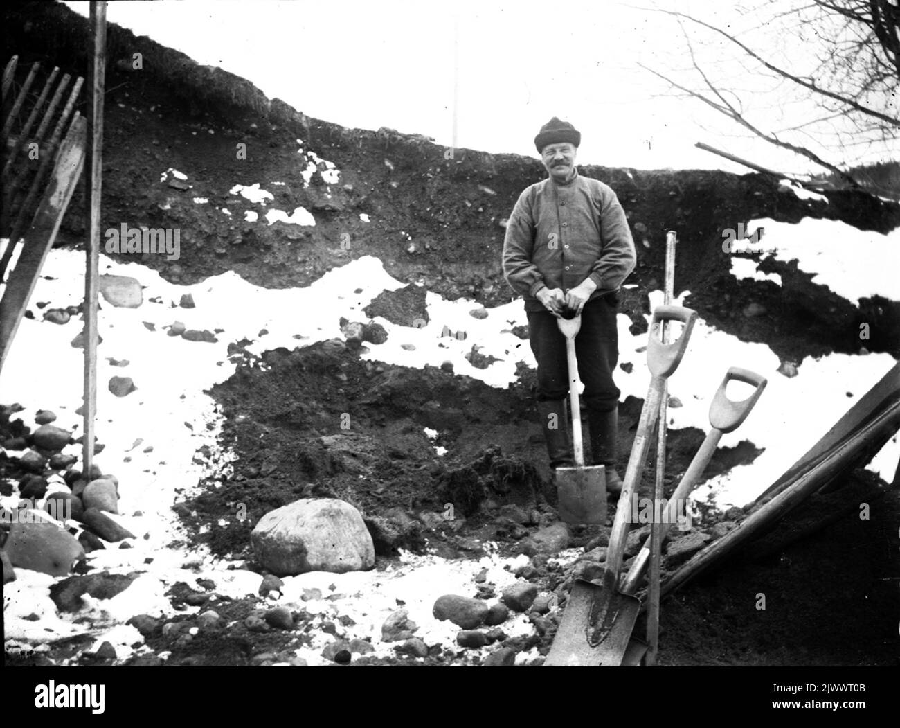 Excavation operation Black and White Stock Photos & Images - Alamy