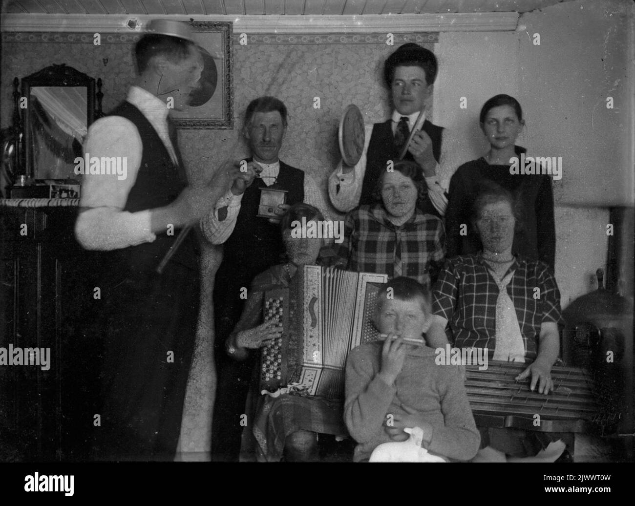 Family musicians hi-res stock photography and images - Alamy