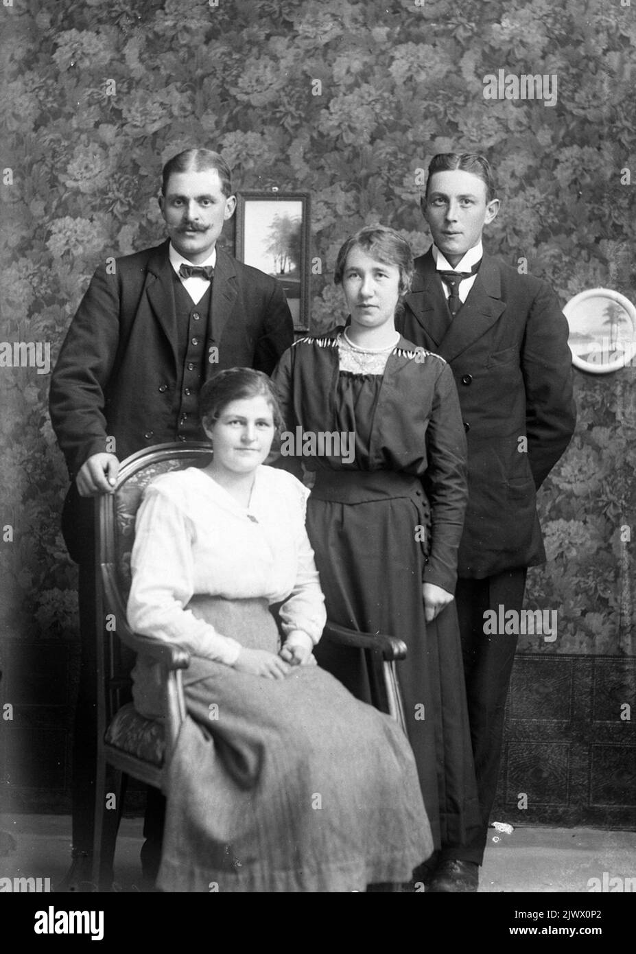 Couples vintage black and white hi-res stock photography and images - Alamy