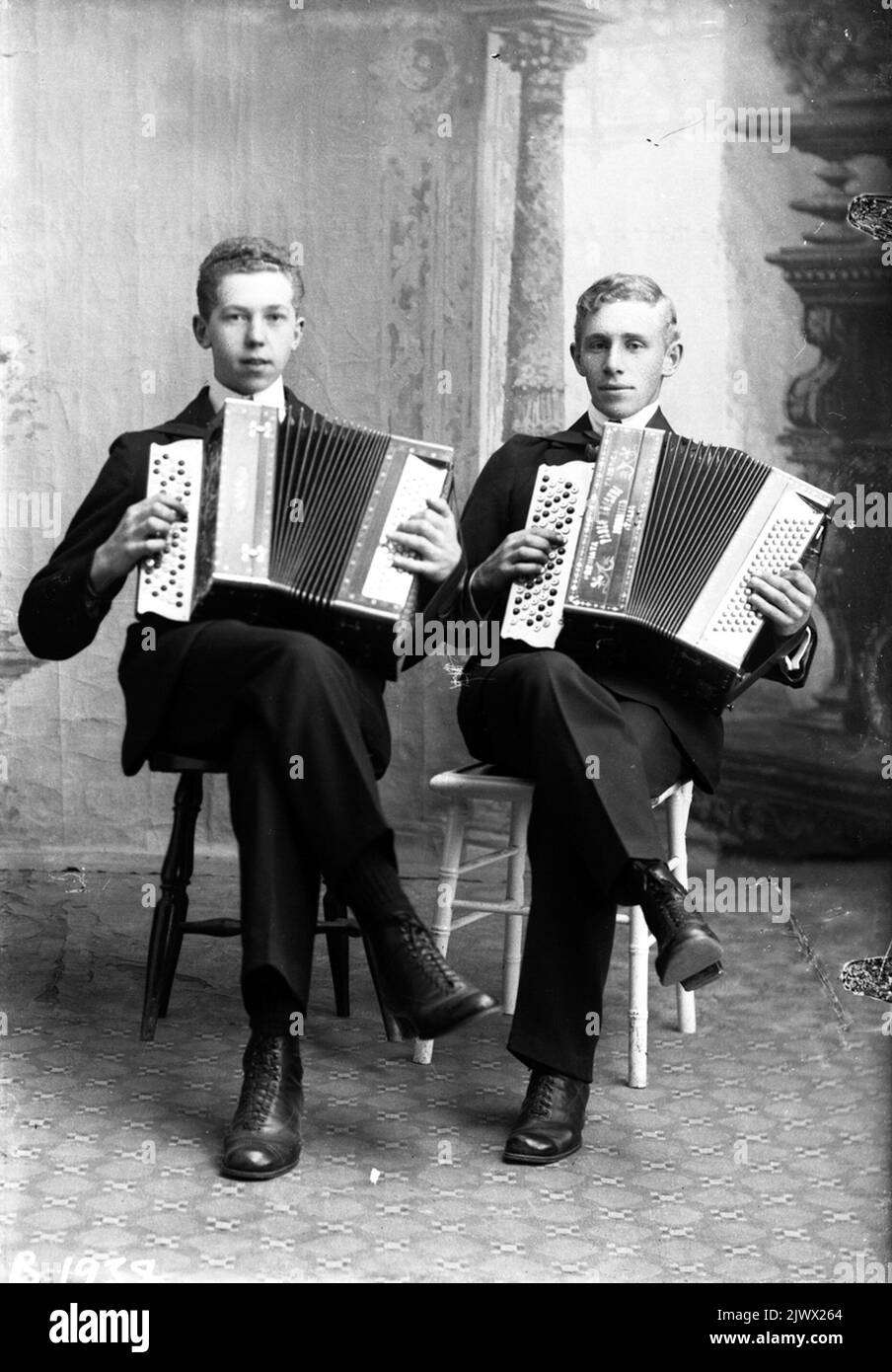 Duo music instruments hi-res stock photography and images - Alamy