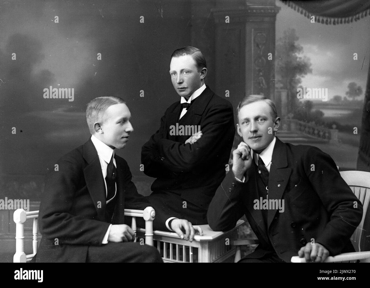 Young men history hi-res stock photography and images - Alamy