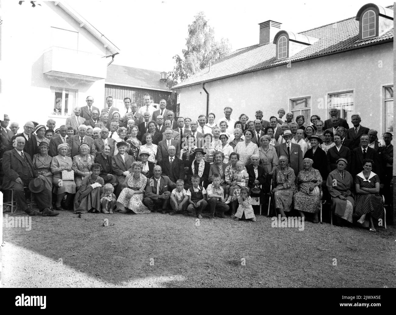 Crowd size Black and White Stock Photos & Images - Alamy