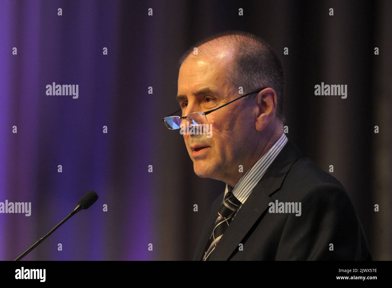 Professor Chris Baggoley Chief Medical Officer for the Australian ...