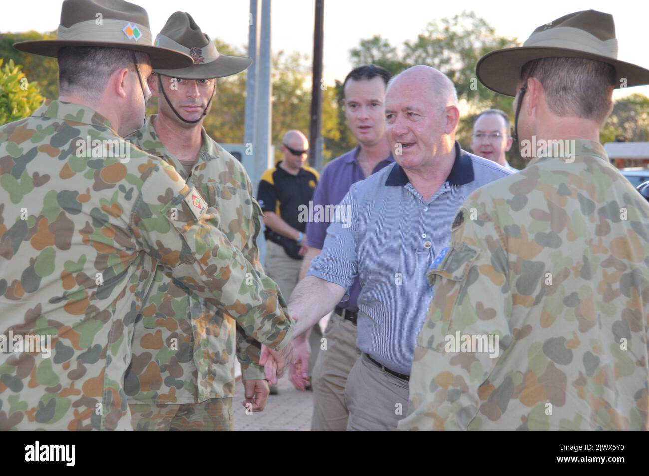 Governor General Sir Peter Cosgrove with reserve soldiers at the ...