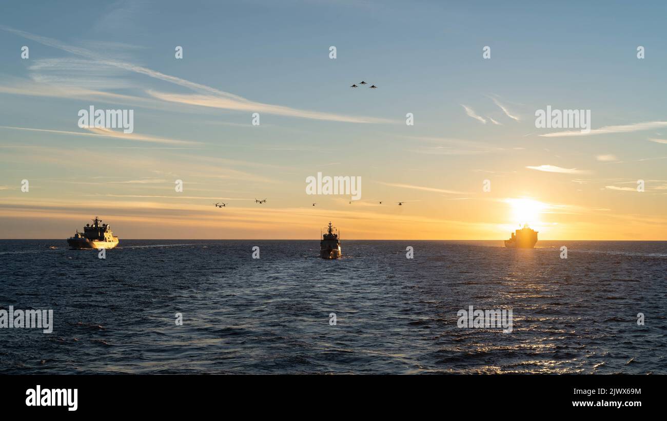 220904-N-EJ843-1147 BALTIC SEA (Sep. 4, 2022) From left, U.S. Navy and ...