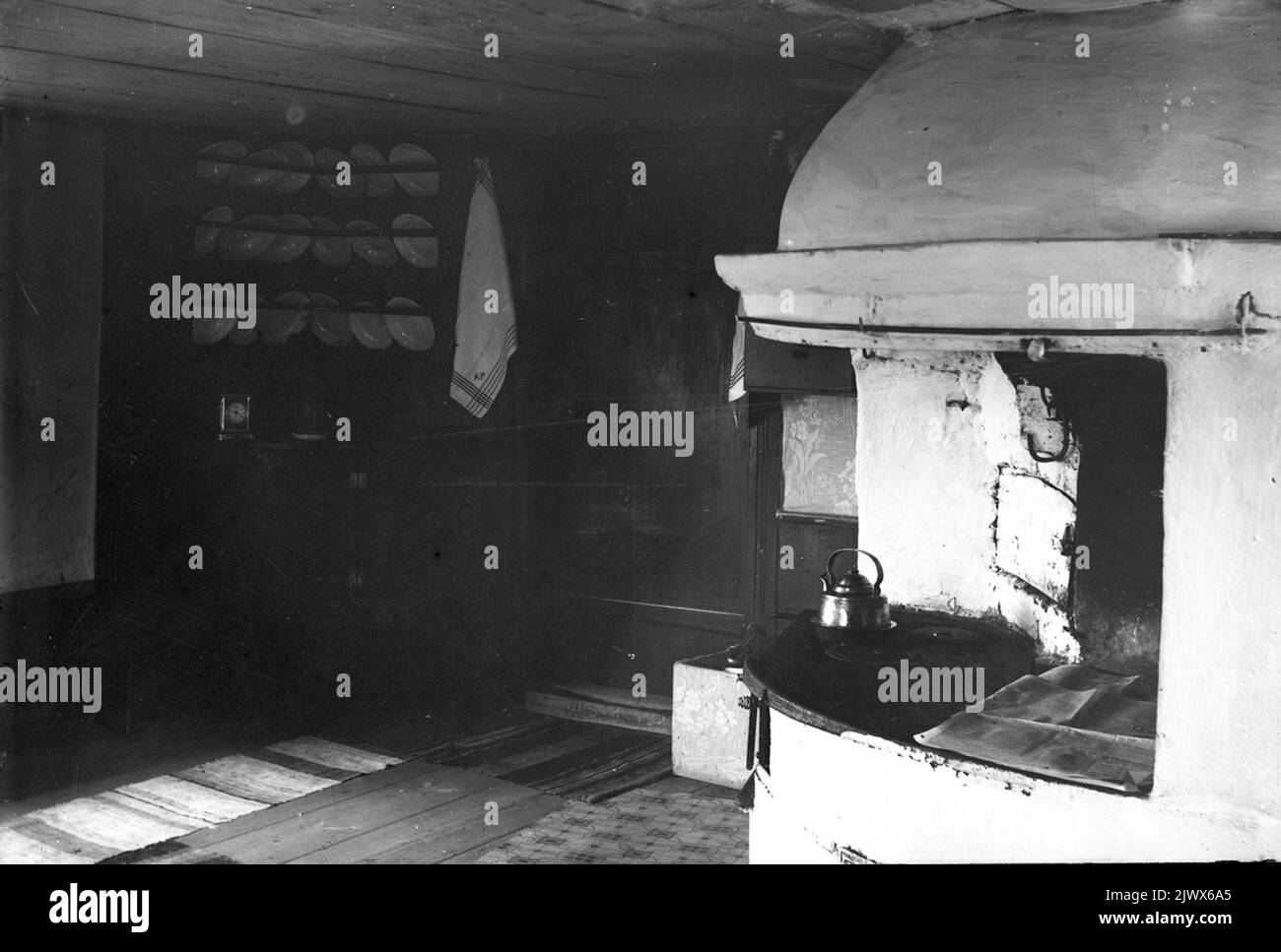 Modern traditional kitchen Black and White Stock Photos & Images - Alamy