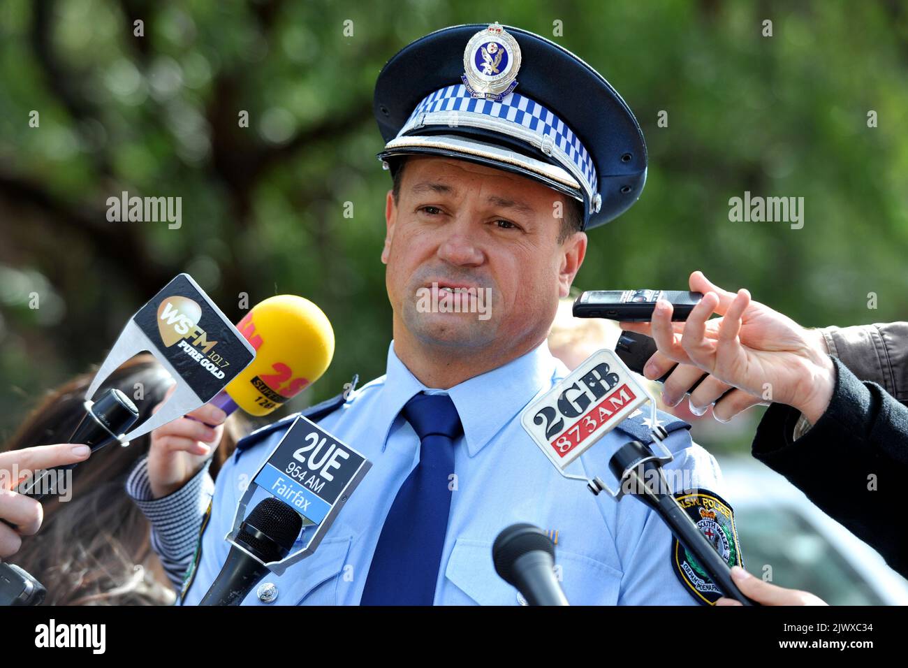 Detective Superintendent Jason Box speaks to the media outside Waverley ...