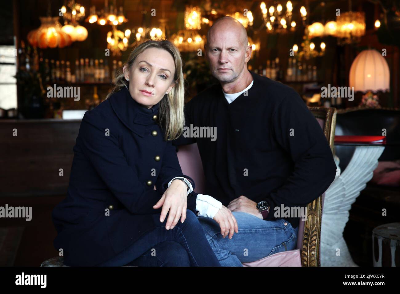 Lisa McCune and international opera singer Teddy Tahu Rhodes pose for ...