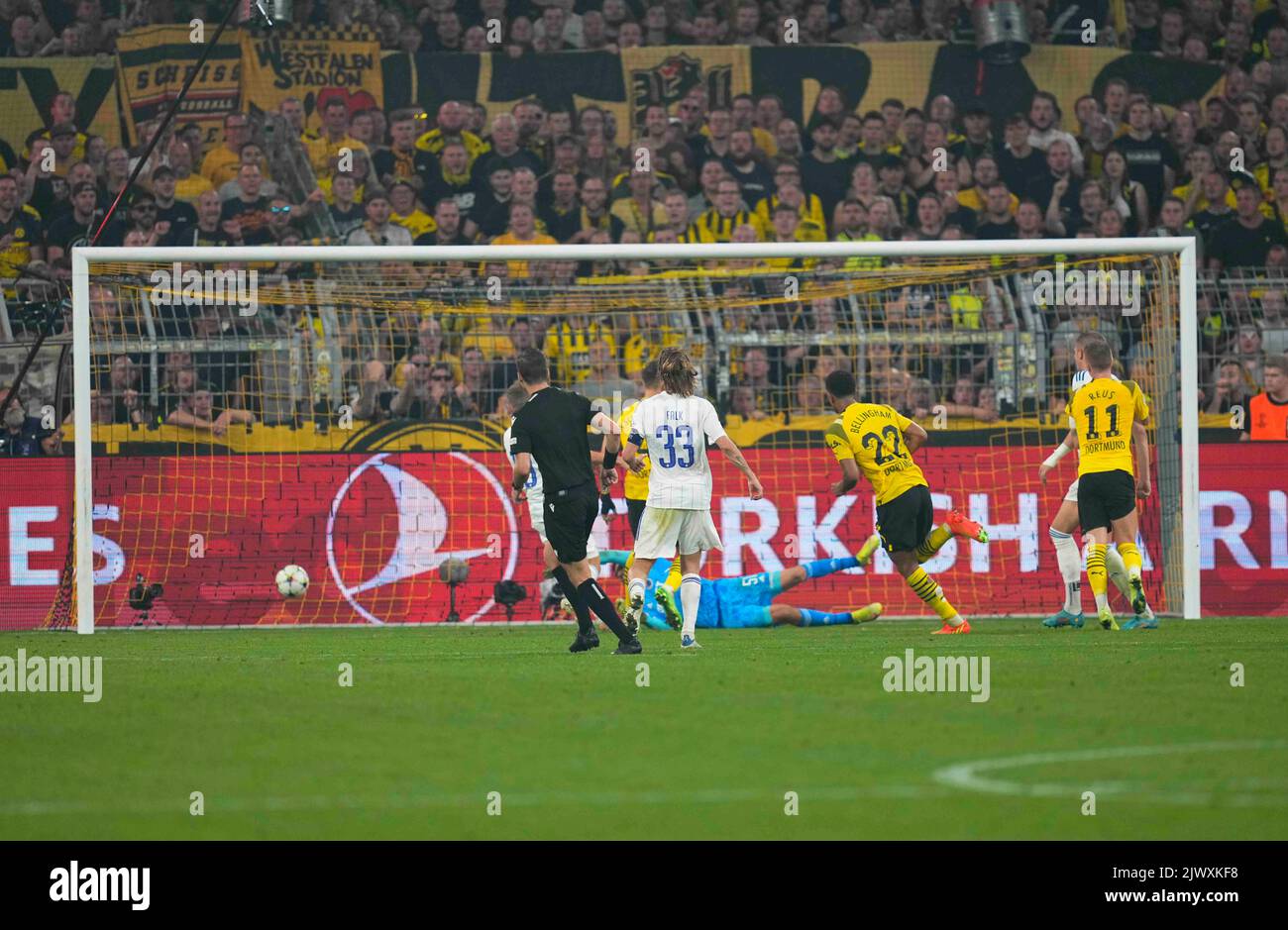 September 6, 2022: Jude Bellingham (Borussia Dortmund) scoring his ...