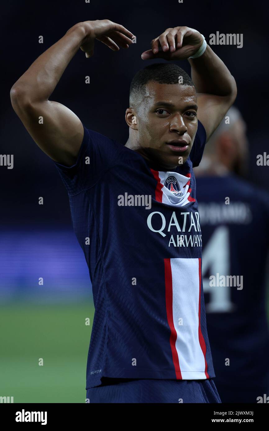Kylian mbappe celebration 2022 hi-res stock photography and images - Alamy