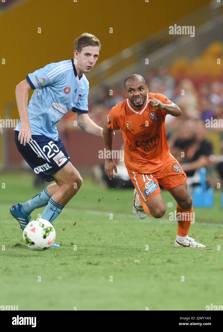 Brisbane's Henrique overtakes Sydney's Aaron Calver during the round 13 ...