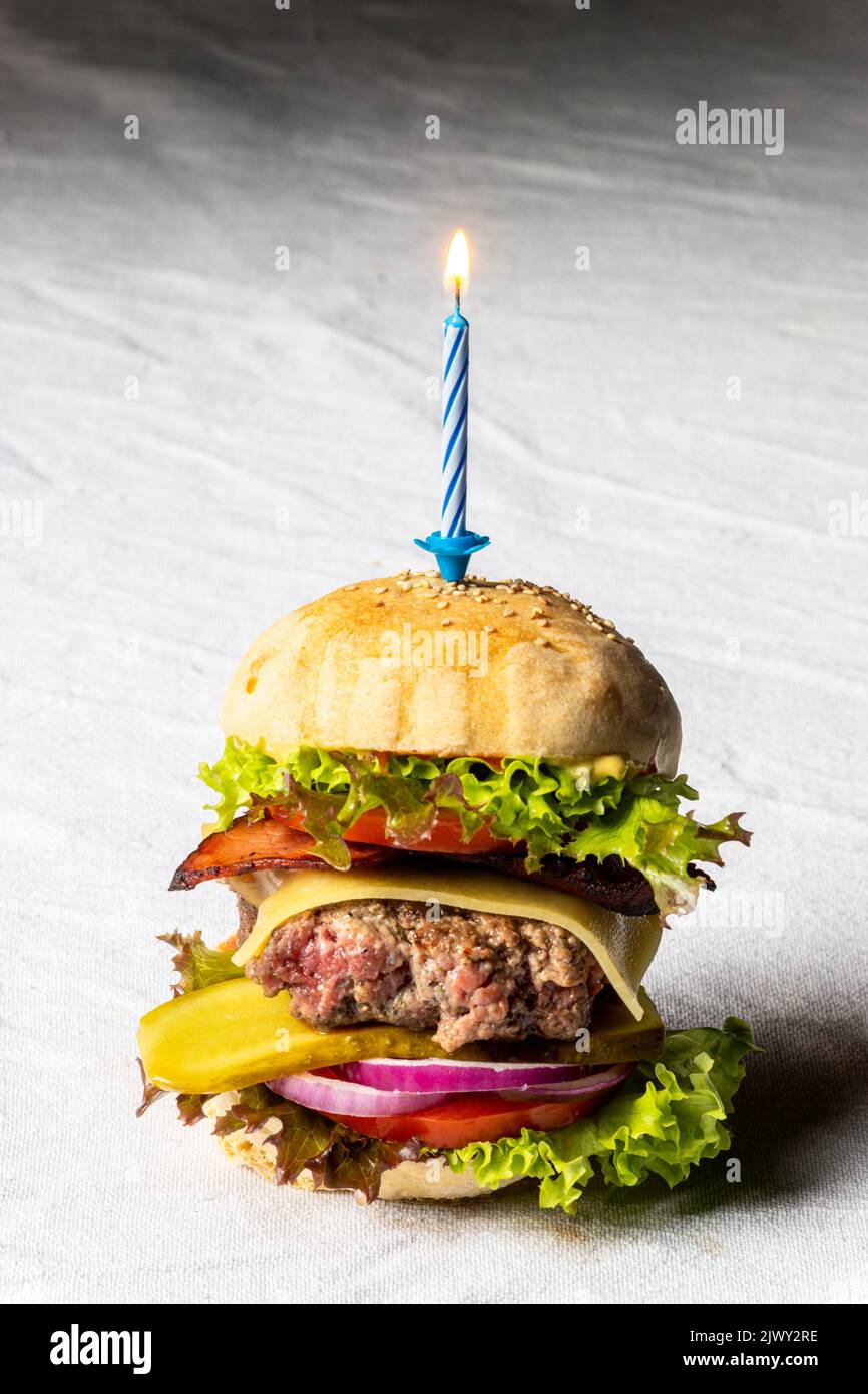 Closeup of a single cheeseburger hi-res stock photography and images ...