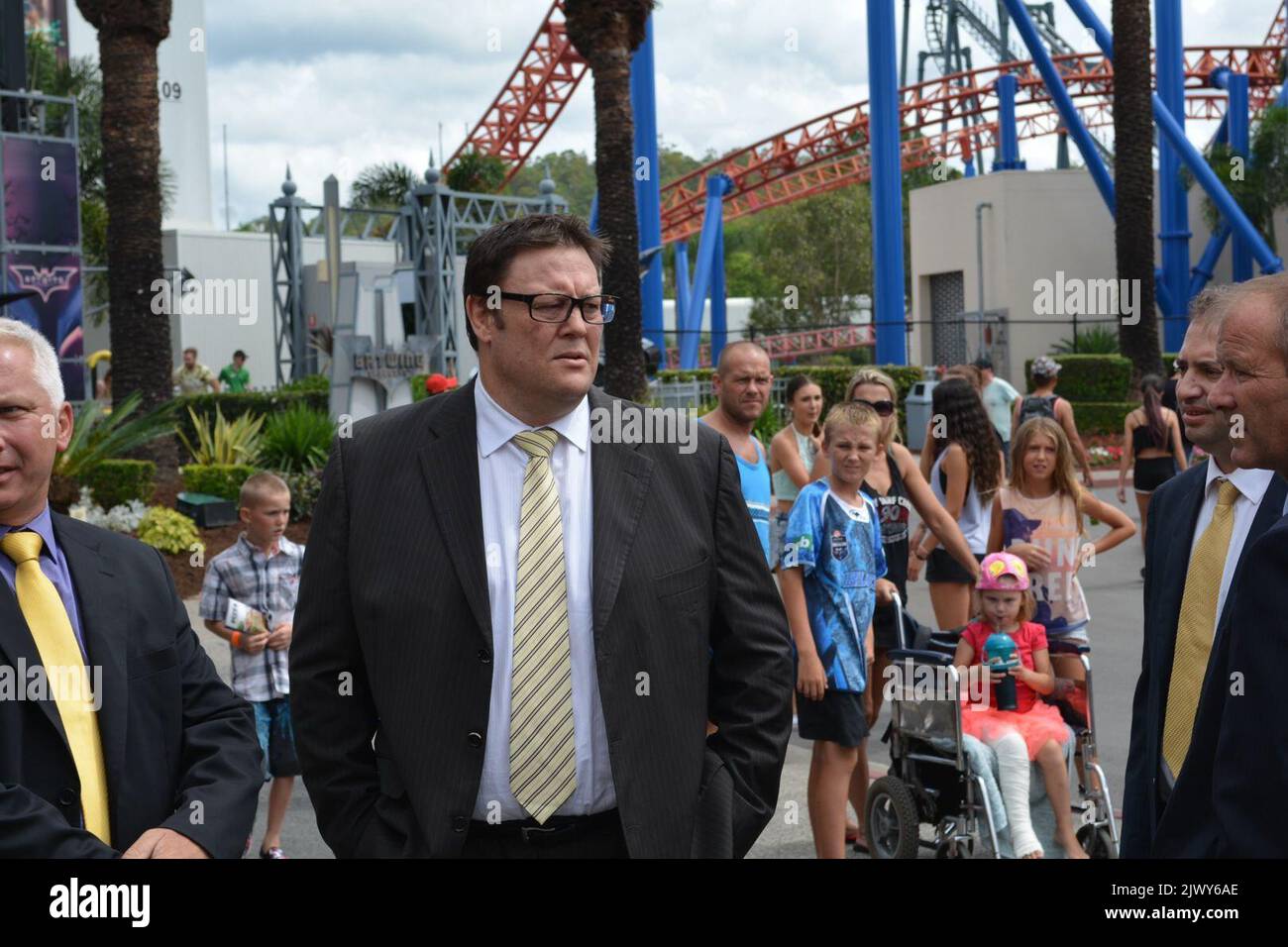 Palmer United Party senator Glenn Lazarus joins local PUP candidates at ...