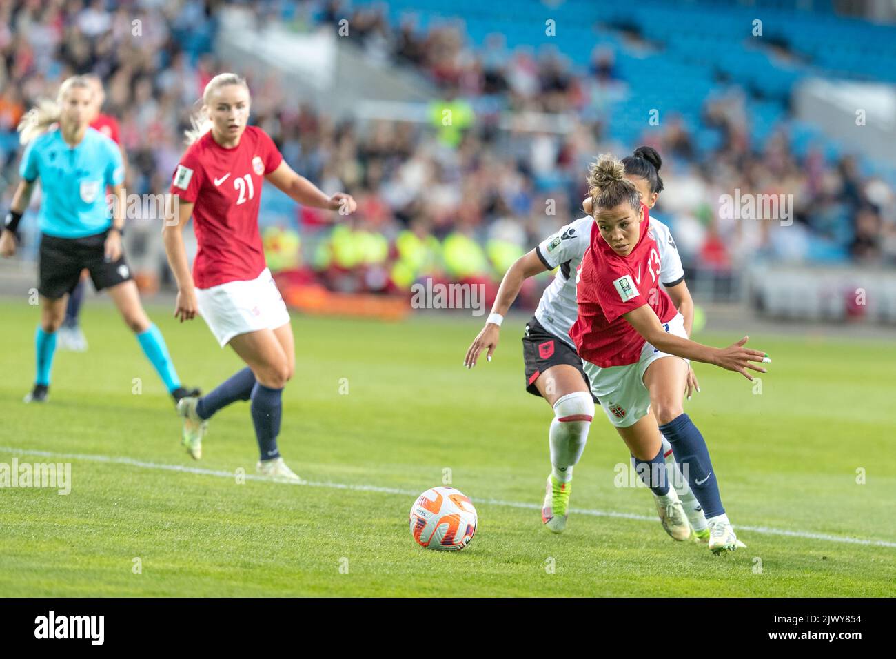 Oslo, Norway 06 September 2022, Celin Bizet IIdhusoy of Norway run with ...