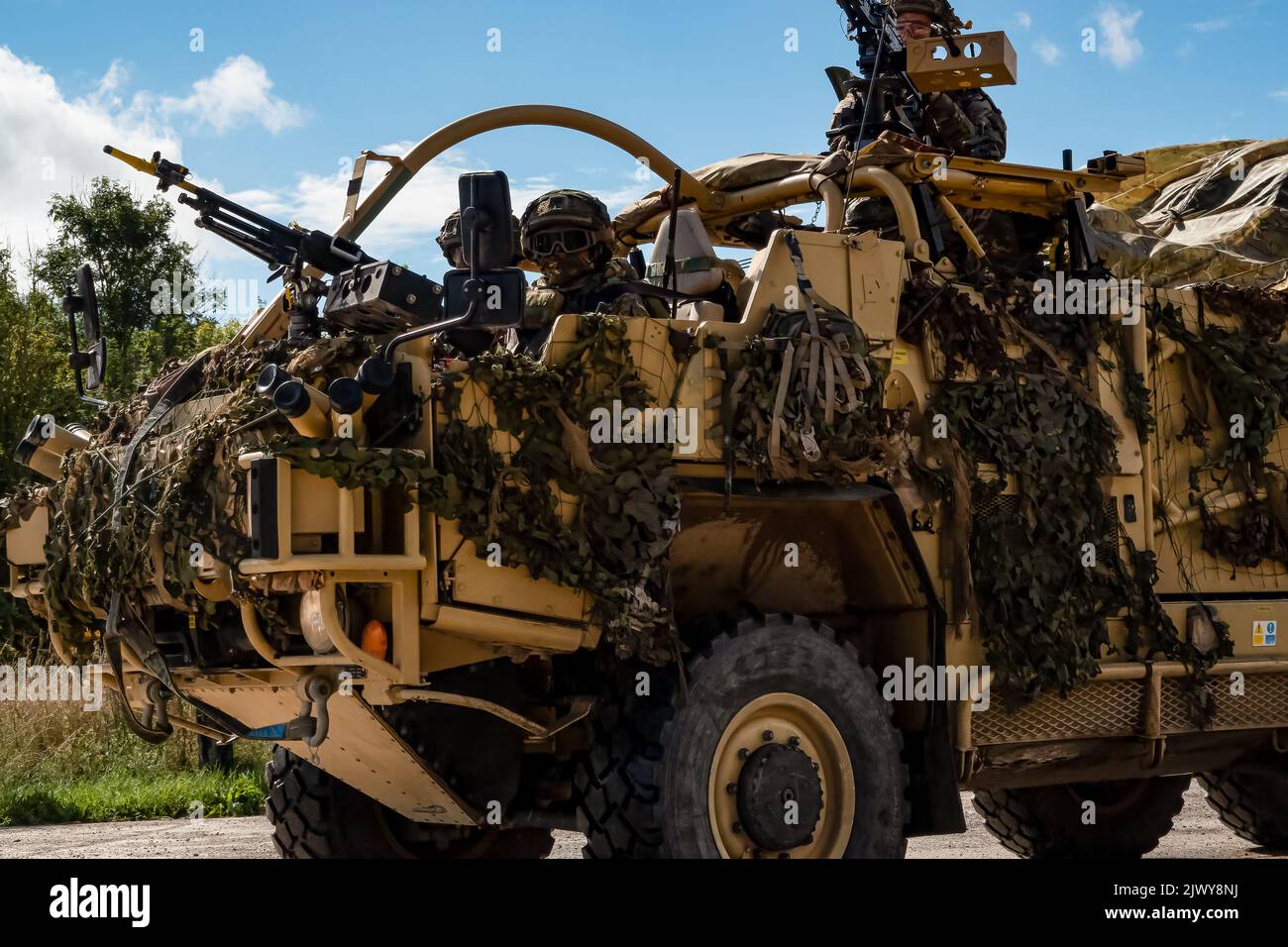 british army Supacat Coyote 6x6 4x4 rapid assault, fire support and ...