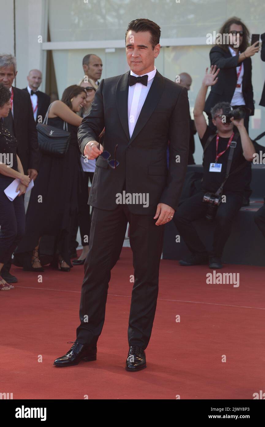 Venezia, Italy. 06th Sep, 2022. Colin Farrell arrives on the red carpet ...