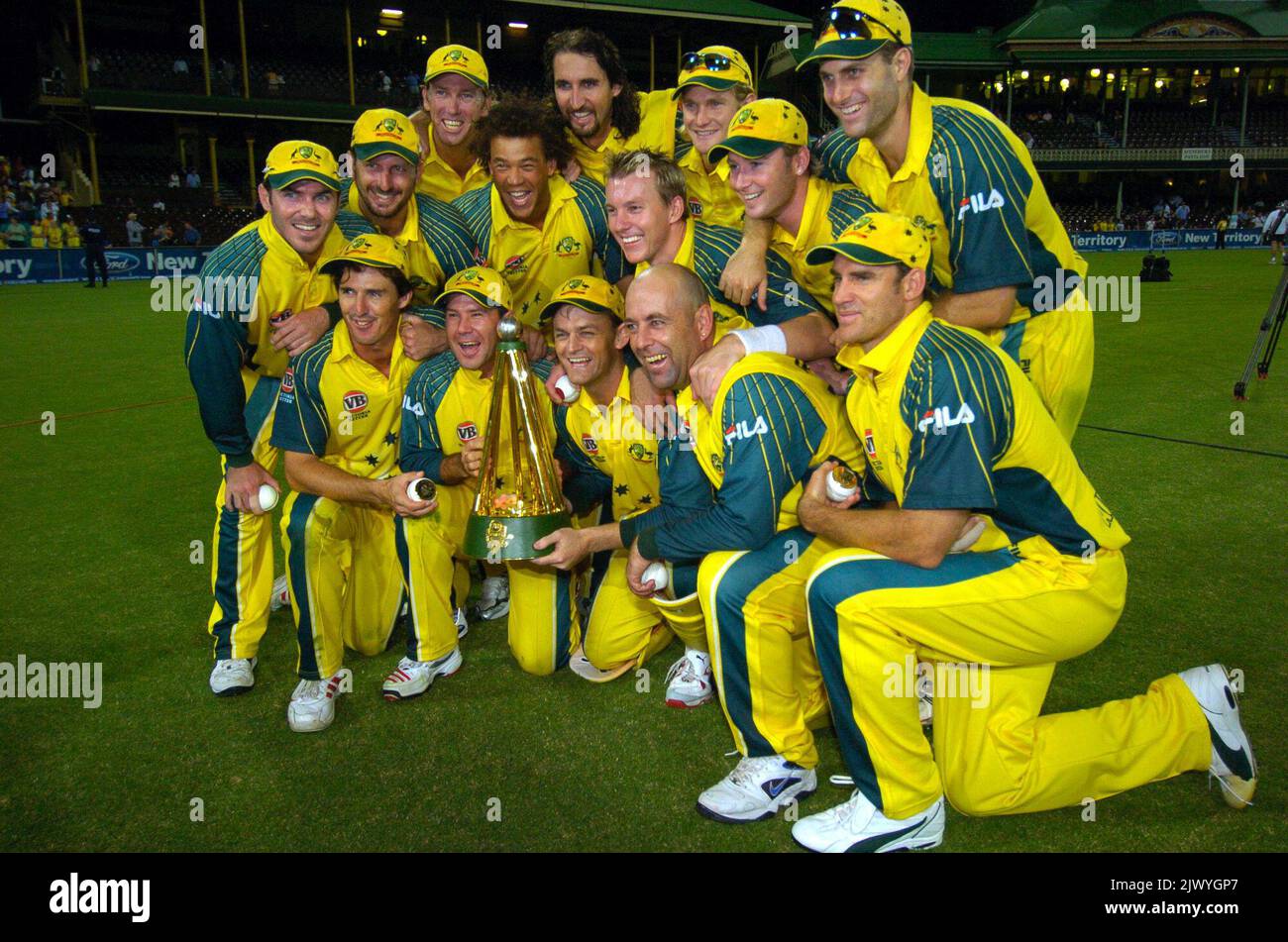 Australia's One Day Cricket team celebrate their series win Stock Photo ...