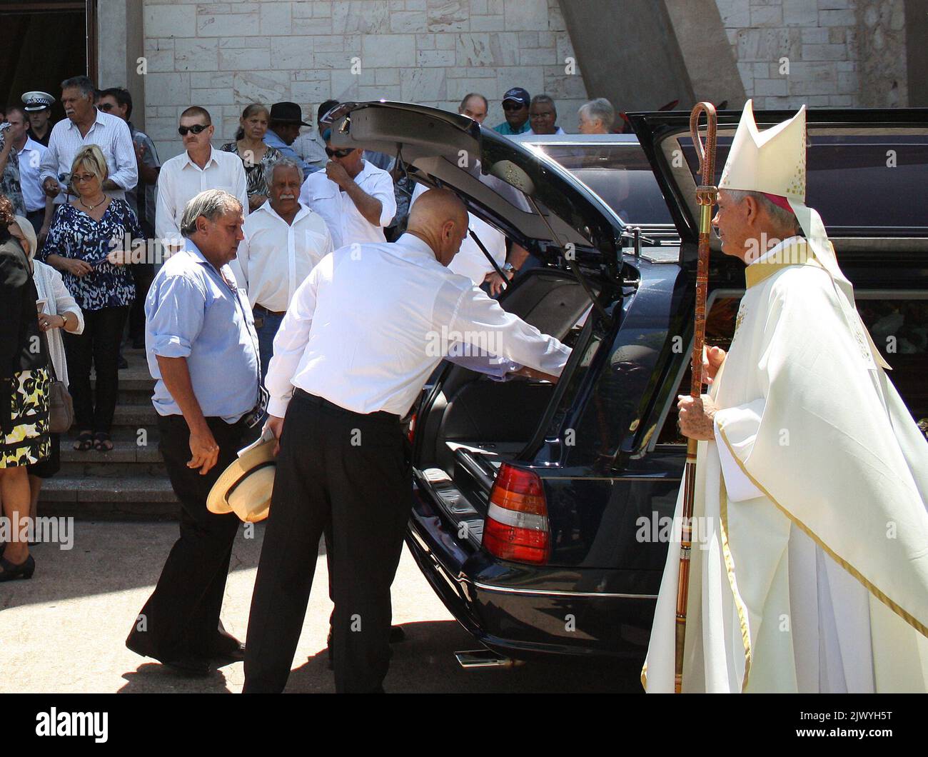Labor NT MP Warren Snowdon farewells Leigh Bruce "Tracker" Tilmouth at ...