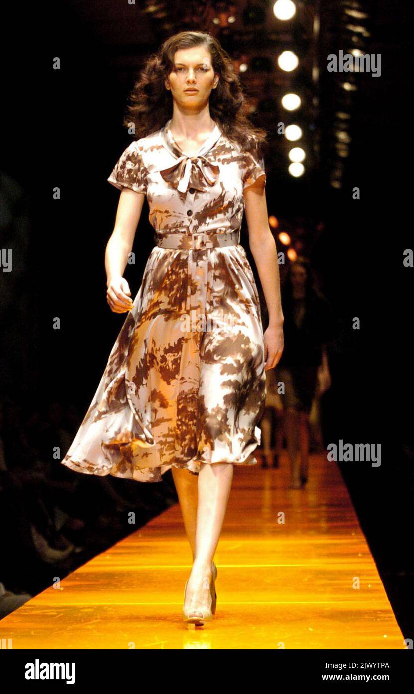 Models walk the runway Stock Photo - Alamy