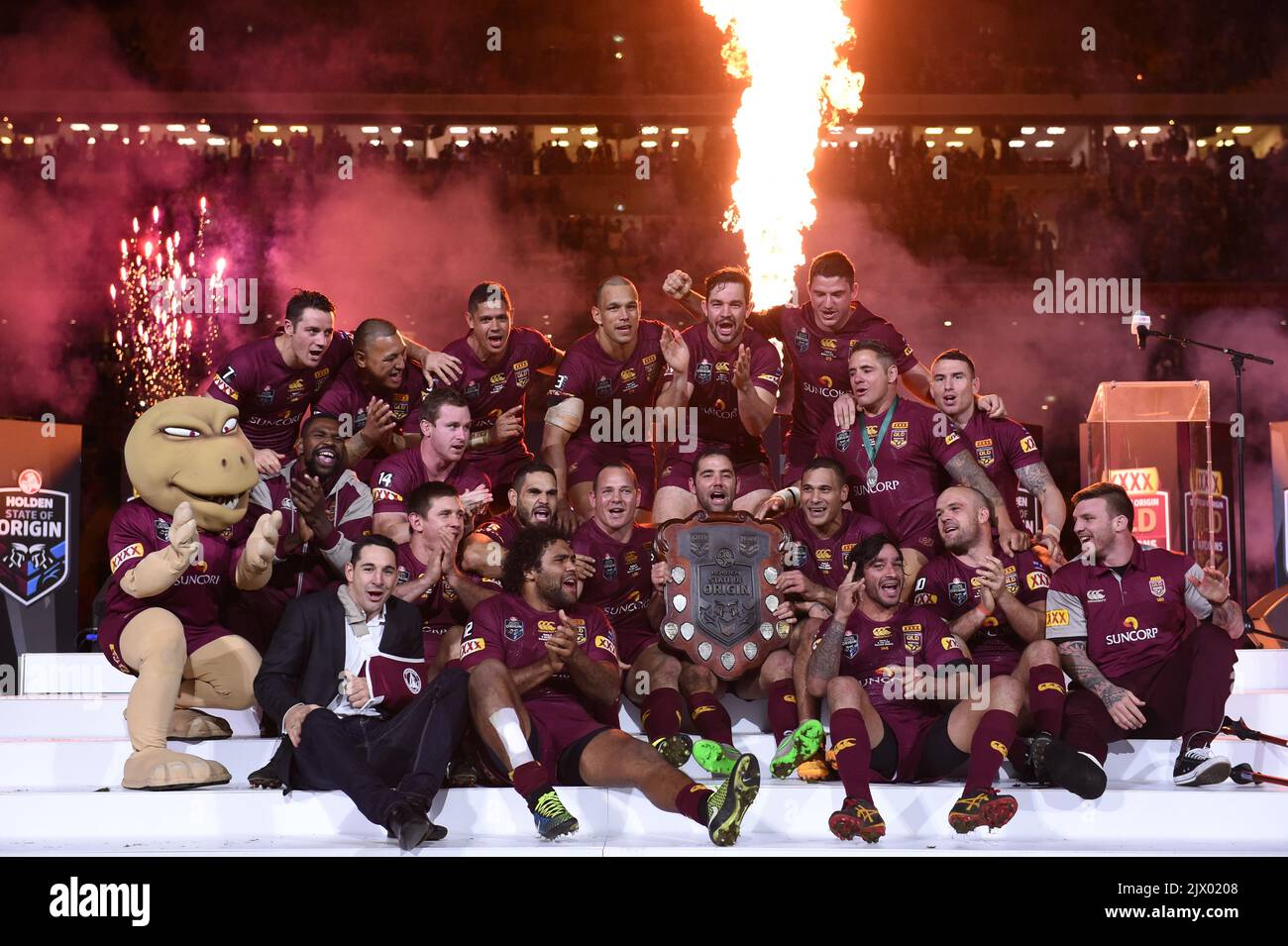 Queensland Maroons players celebrate victory in State of Origin Game ...