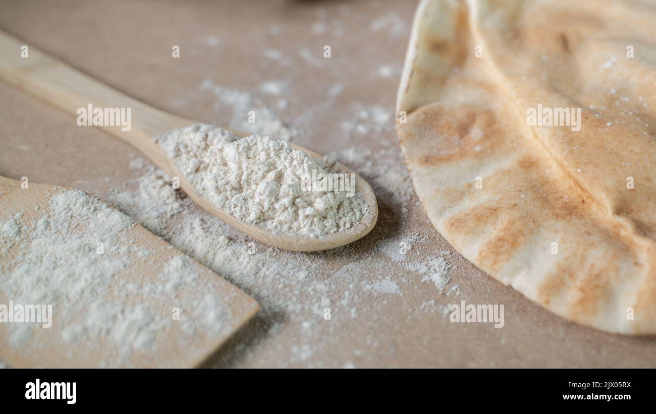 Arabic kuboos hi-res stock photography and images - Alamy