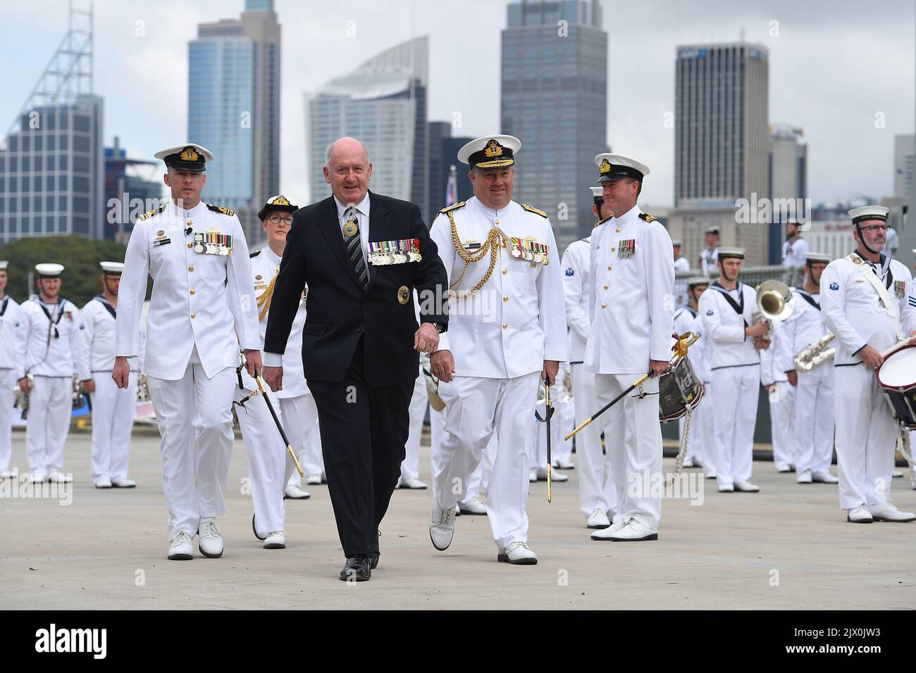Governor General Sir Peter Cosgrove, (centre), along with Commanding ...