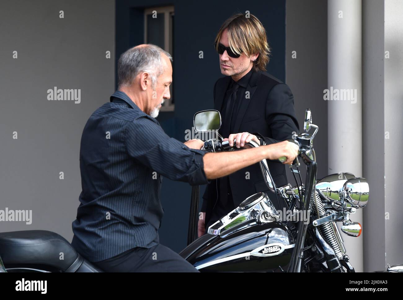 Australian country singer-songwriter Keith Urban (right) and his ...