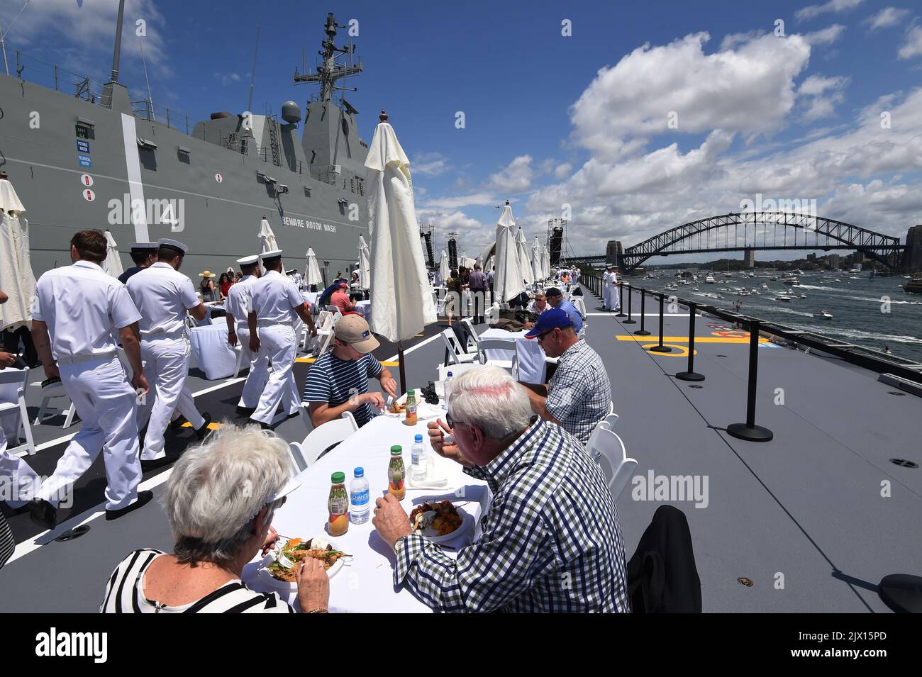 HMAS Adelaide, Australia's newest Canberra Class Helicopter Landing ...