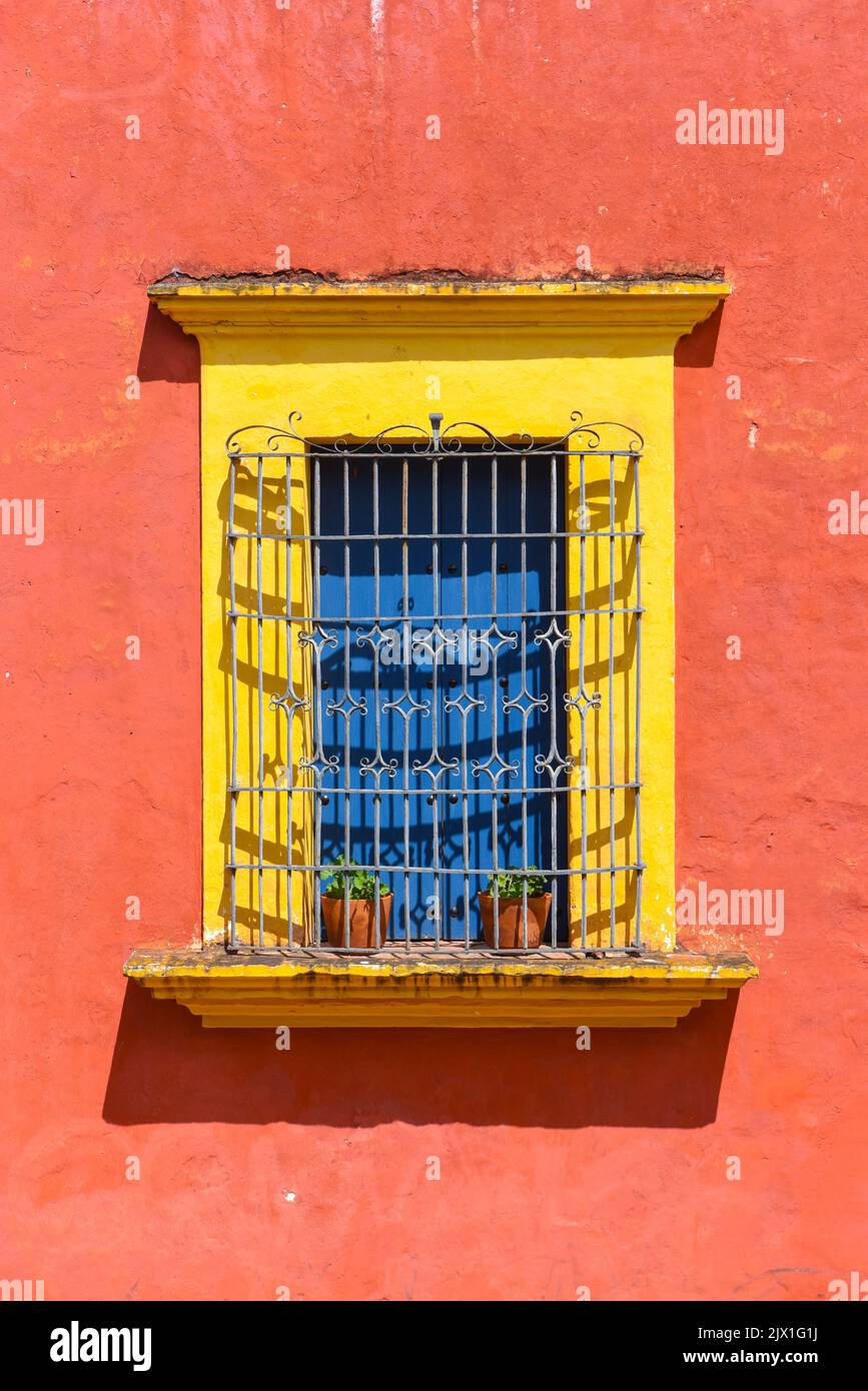Mexican house colors hi-res stock photography and images - Alamy