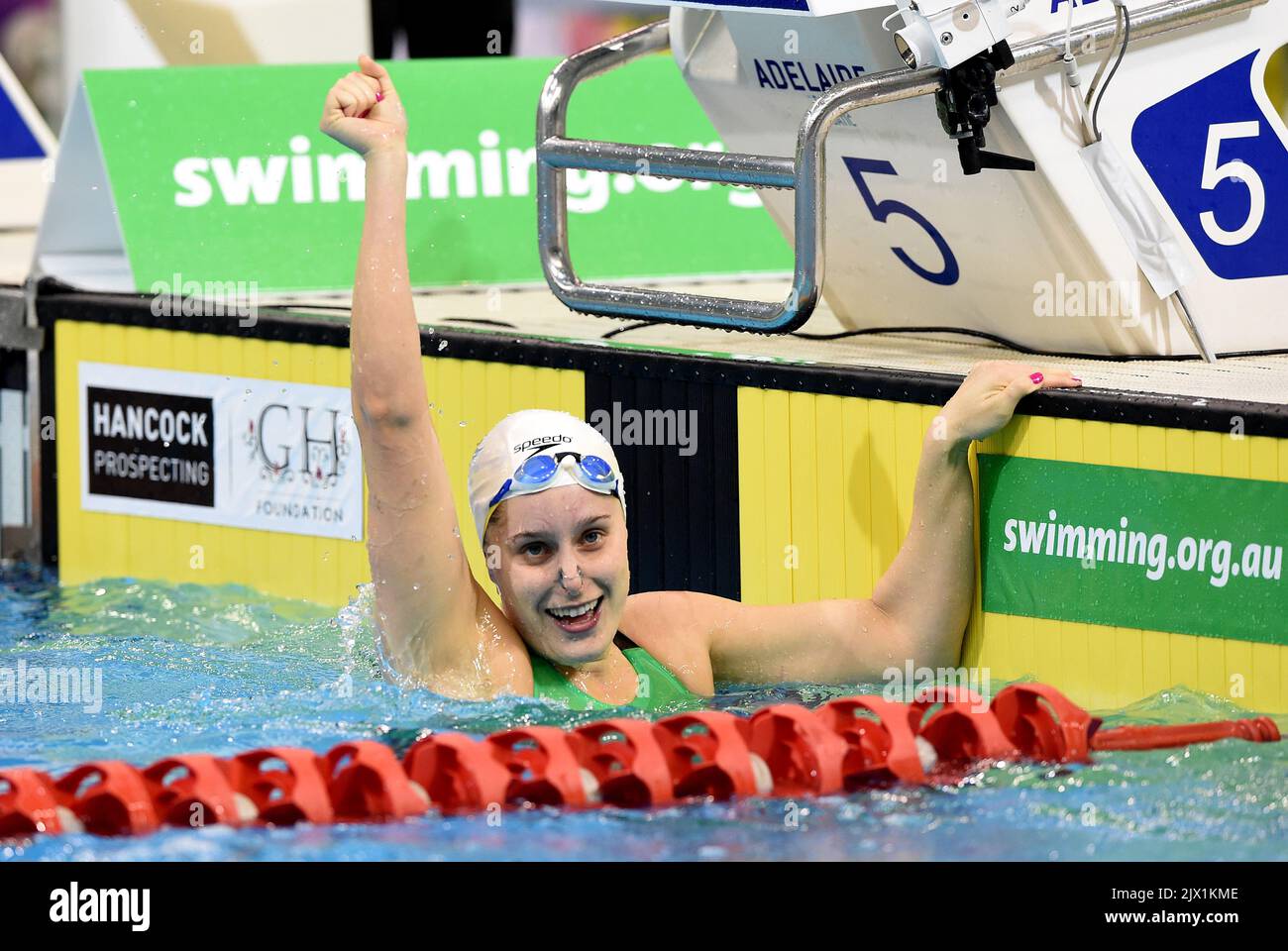 Belinda Hocking reacts after winning the Women's 200m Backstroke Final ...