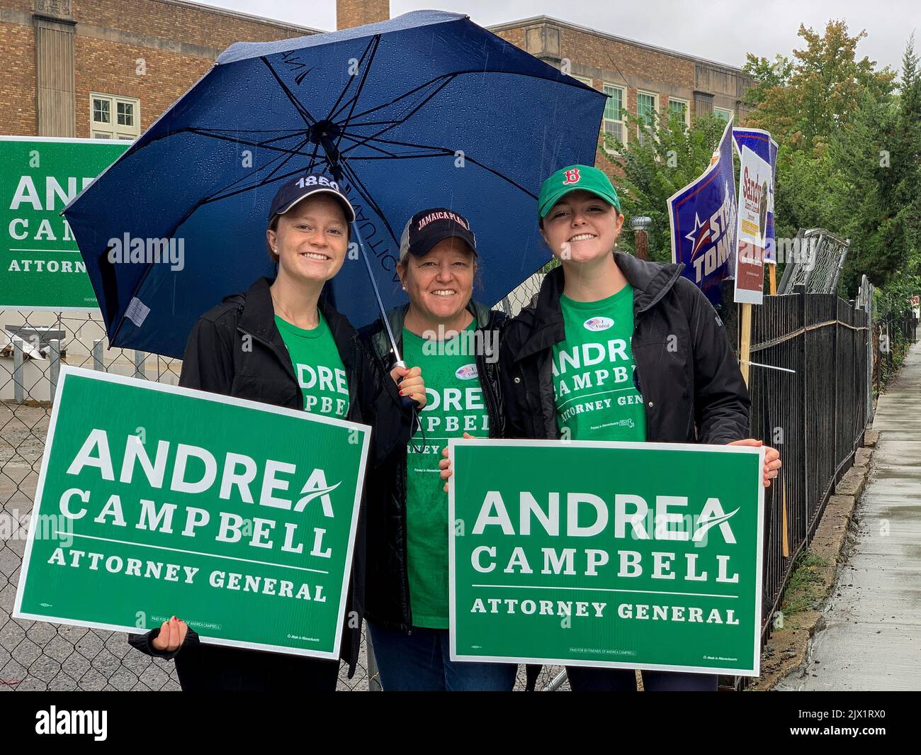 Jamaica Plain, Massachusetts, USA. 6th Sep, 2022. Twins Elizabeth and ...