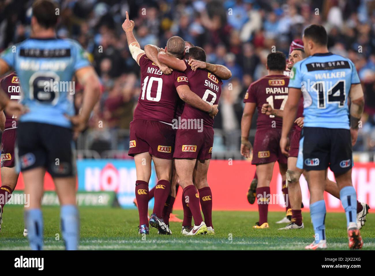 The Maroons celebrate their win over the Blues in State of Origin Game ...