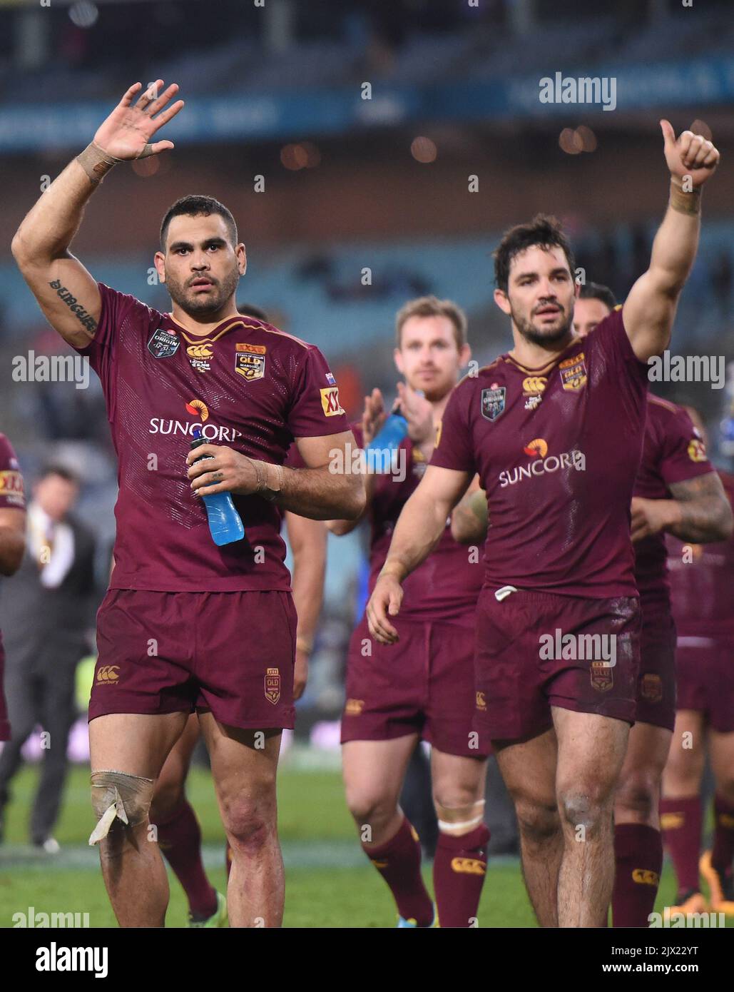 Greg Inglis leads a jubilant Maroons in thanking the Queensland ...