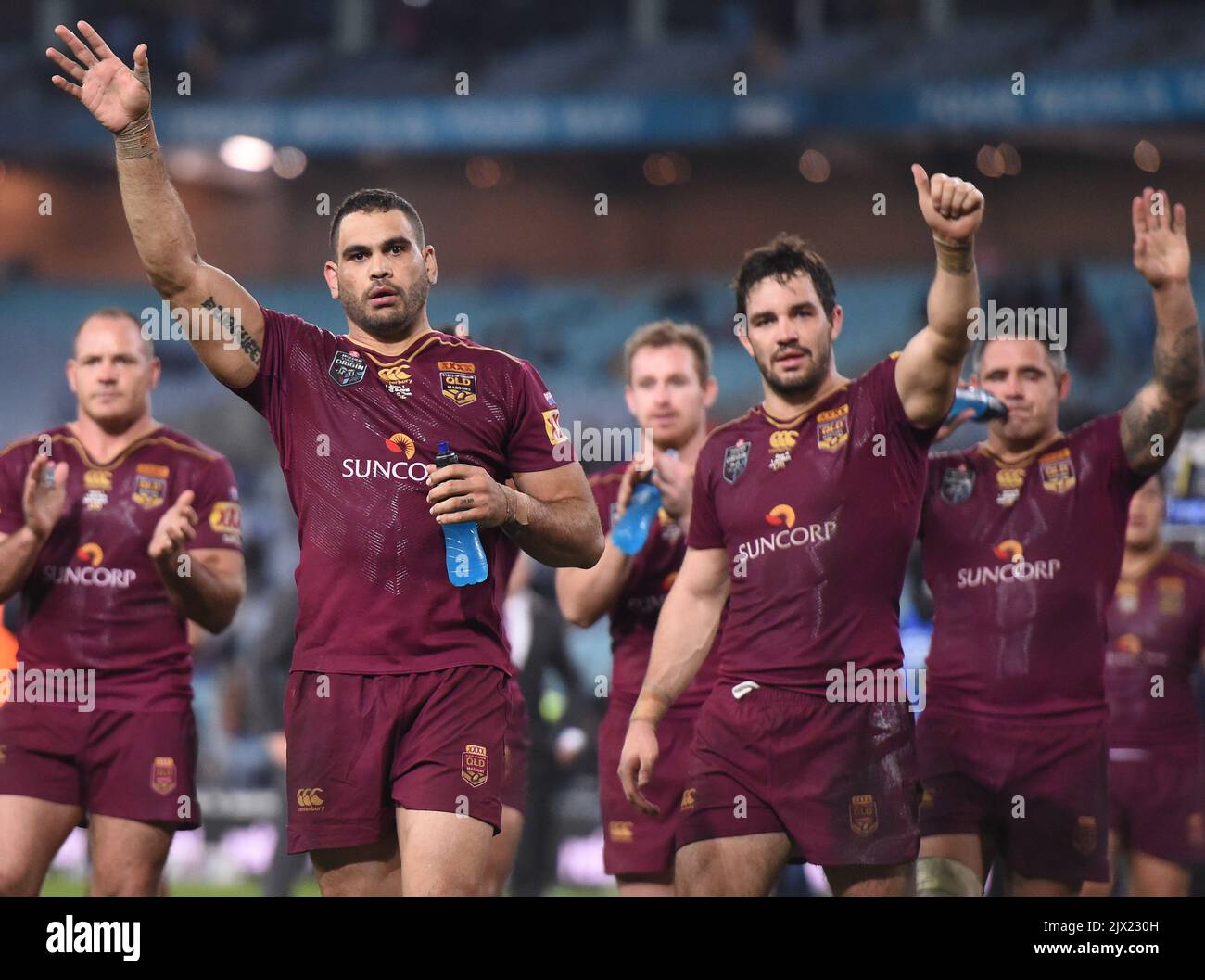 Greg Inglis leads a jubilant Maroons in thanking the Queensland ...