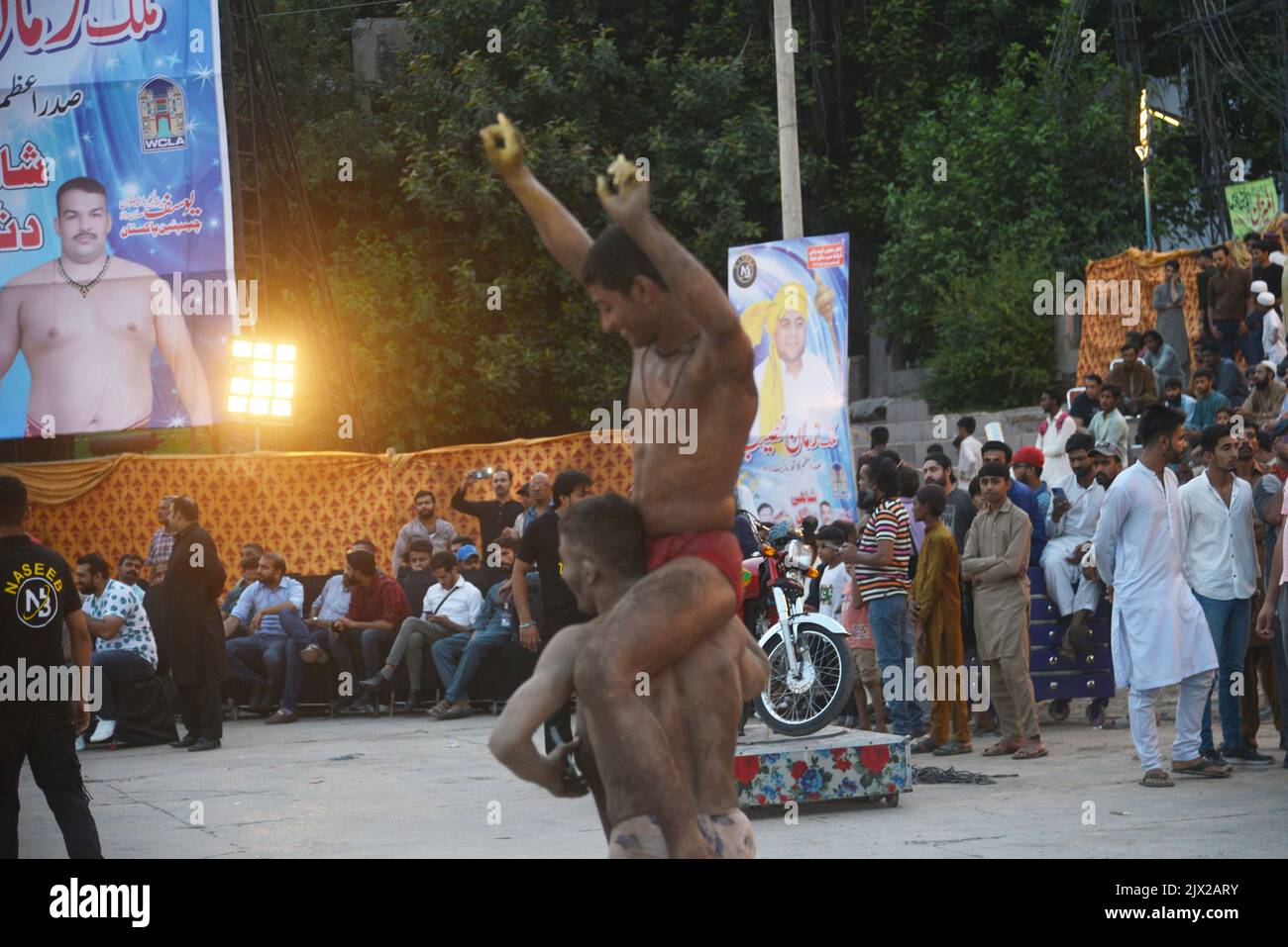Lahore, Pakistan. 04th Sep, 2022. Pakistani Kushti wrestlers (Desi ...