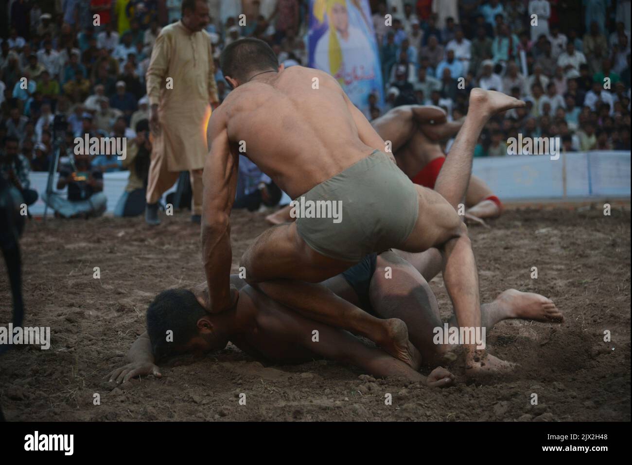 Lahore, Punjab, Pakistan. 4th Sep, 2022. Pakistani Kushti wrestlers ...