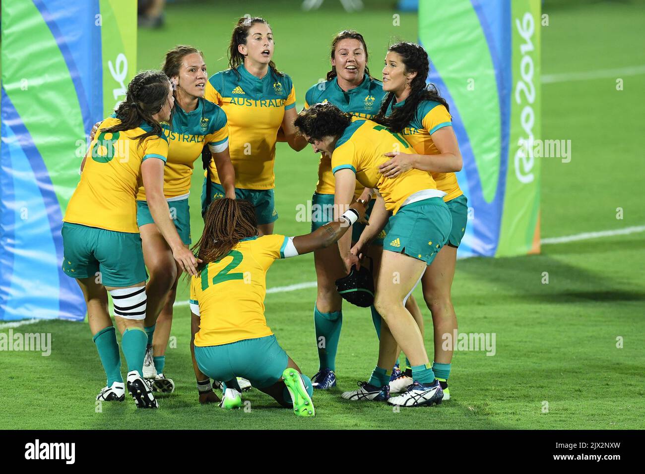 Australia celebrates their gold medal win in the Women's Rugby Sevens ...