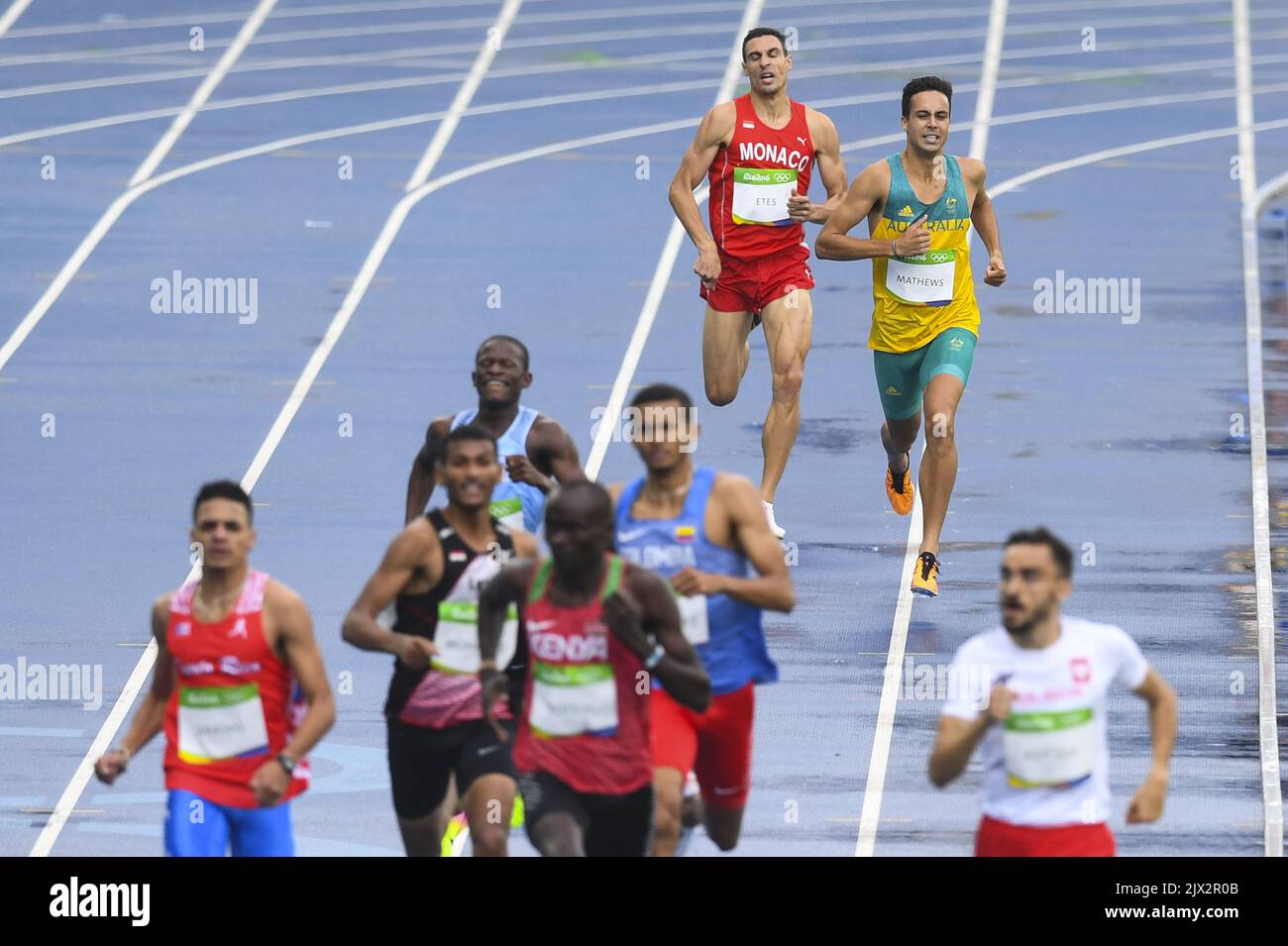 Luke Matthews of Australia (back) competes in the Men's 800m Heats at ...