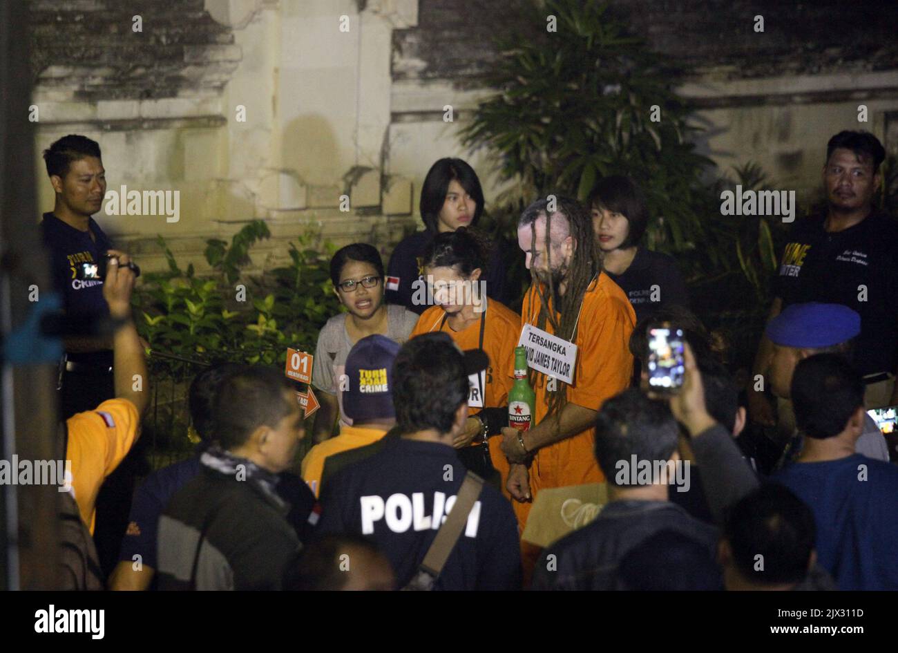 Australian woman Sara connor and British man David Taylor during a ...