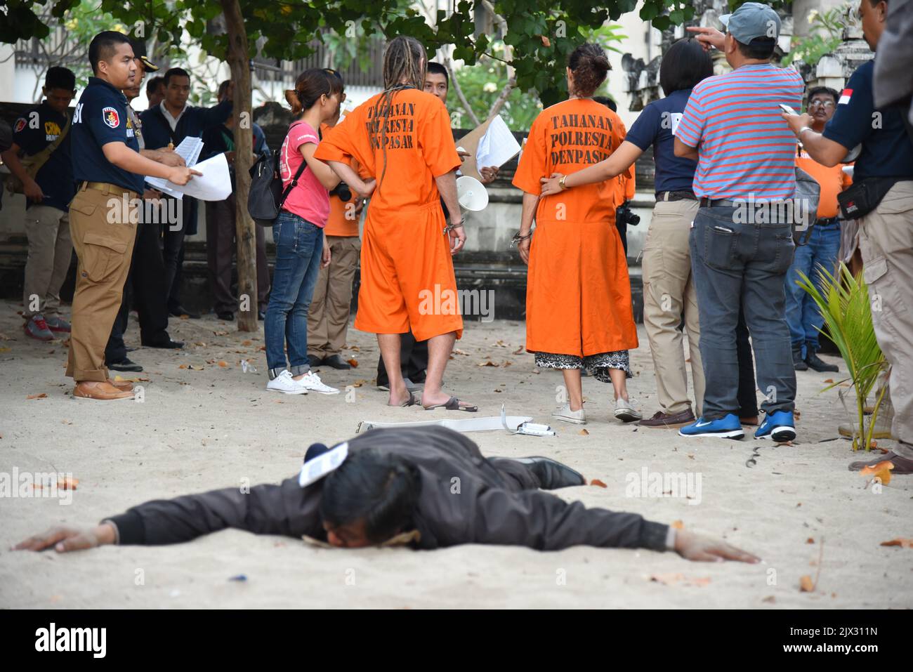 Australian woman Sara connor and British man David Taylor reenact a ...